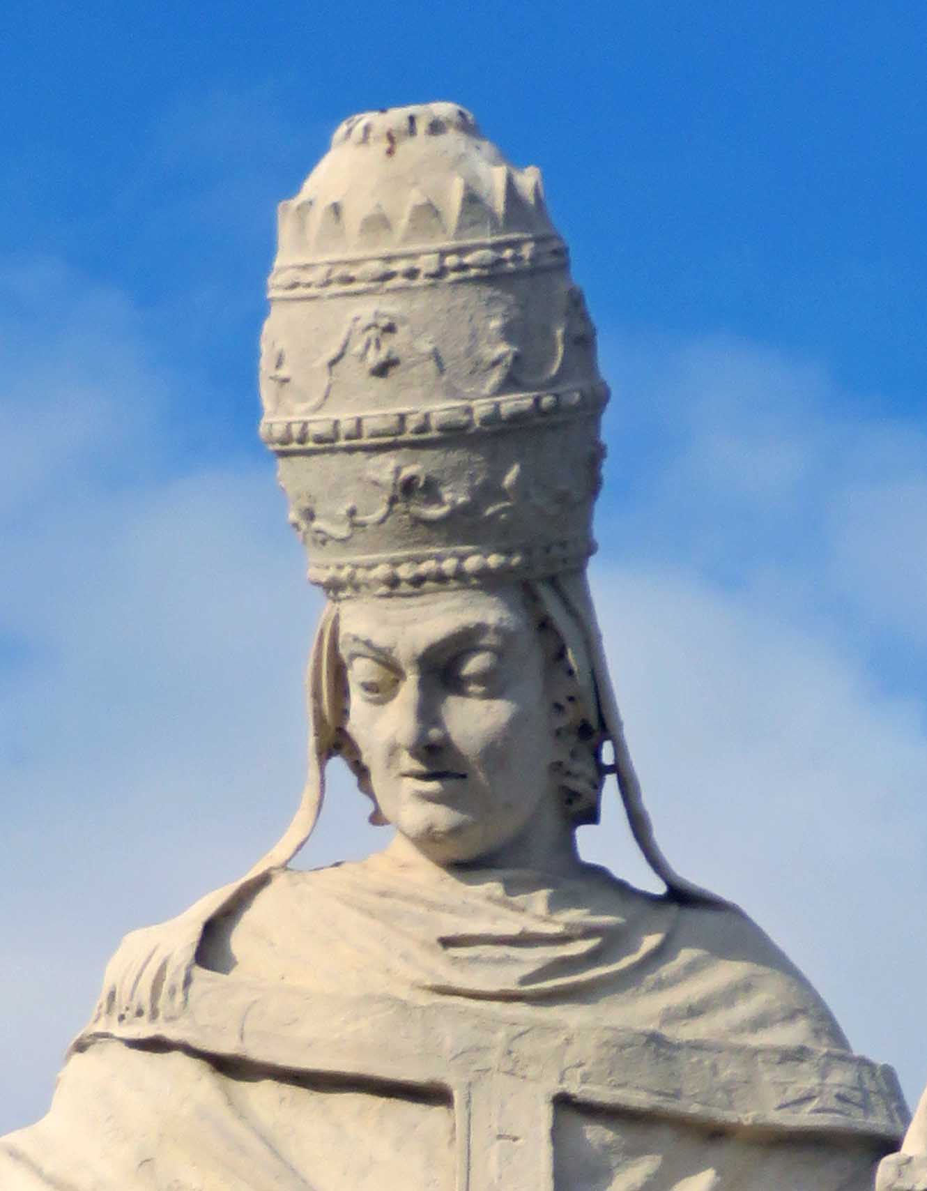 Gabriele Condulmer, papa Eugenio IV (statua n. 23) – Padova Sorprende