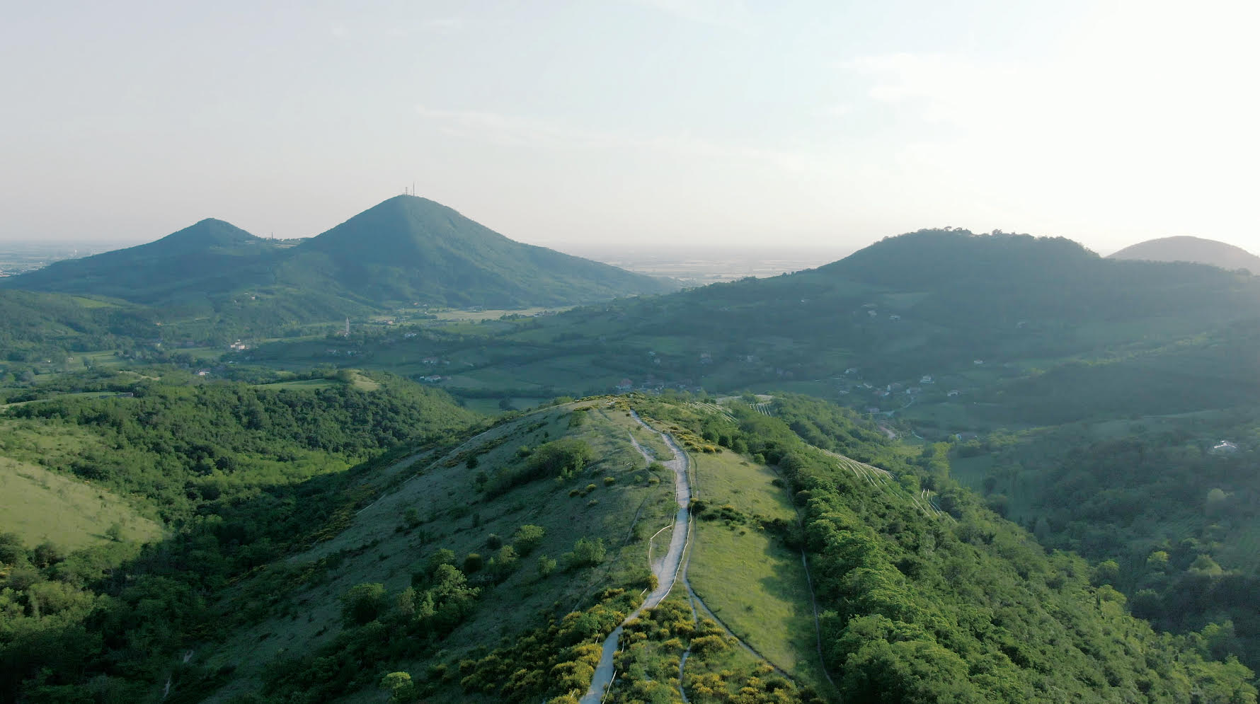 I Colli Euganei, tra foliage, nebbie e mistero. La Via degli Eremi ...